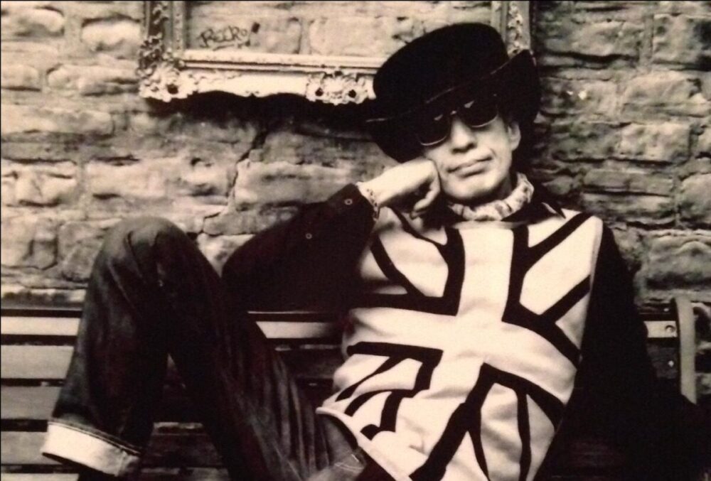 'Back To Basics’ cumple 33 años y marca el debut musical de Dave Beer